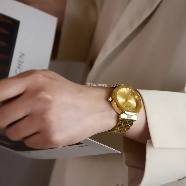 【GUESS】金色系 晶鑽簡約錶盤 絎縫造型不鏽鋼錶帶 手錶 腕錶(GW0613L2) - momo購物網 - 好評推薦 -2024年2月
