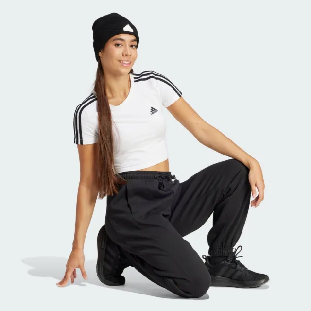 【adidas 官方旗艦】ESSENTIALS 短版短袖上衣 女 IR6112 - momo購物網 - 好評推薦 -2024年5月